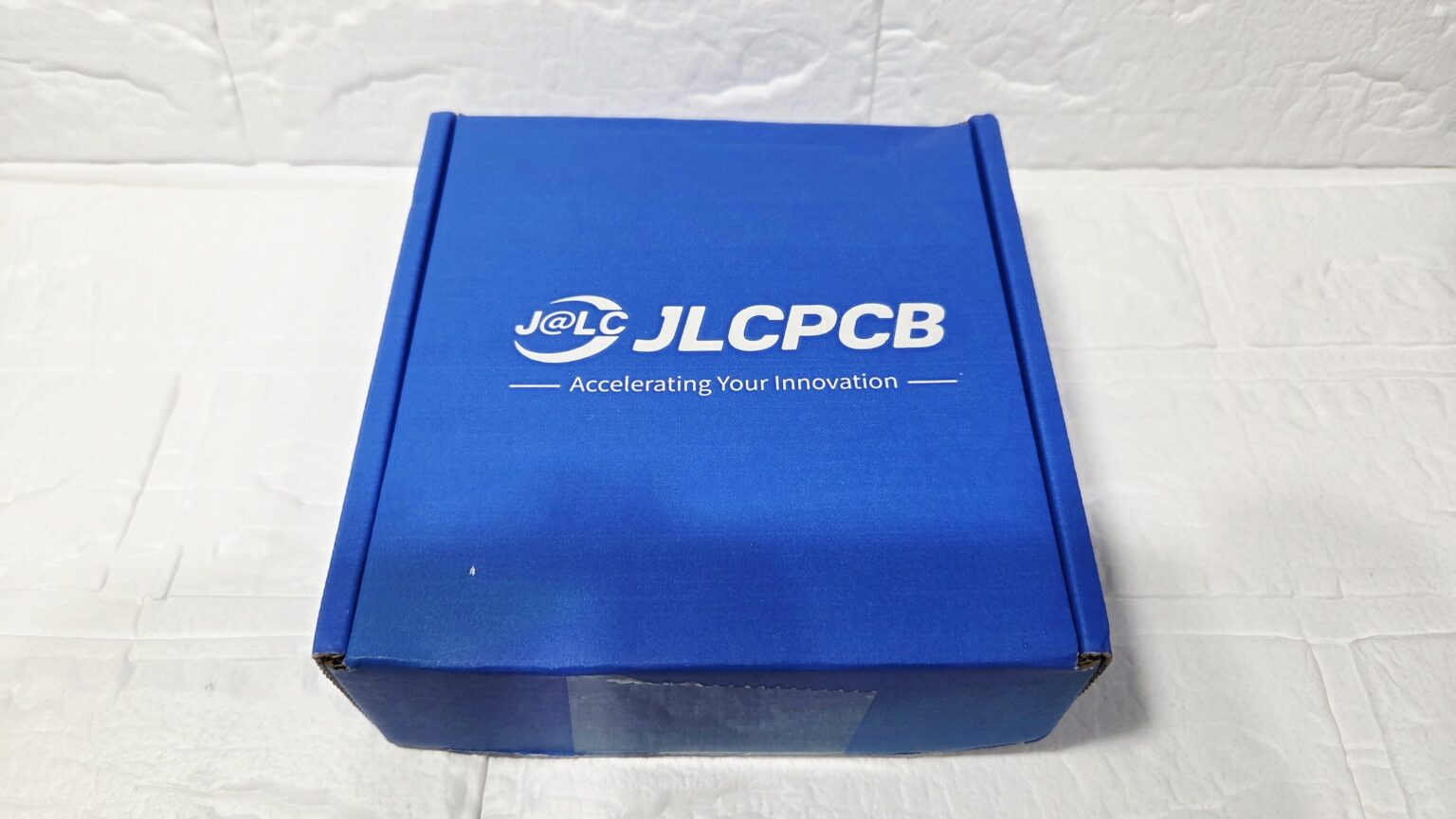 【初心者向け】JLCPCBでオリジナル基板を作ってみた！注文から到着までレビュー